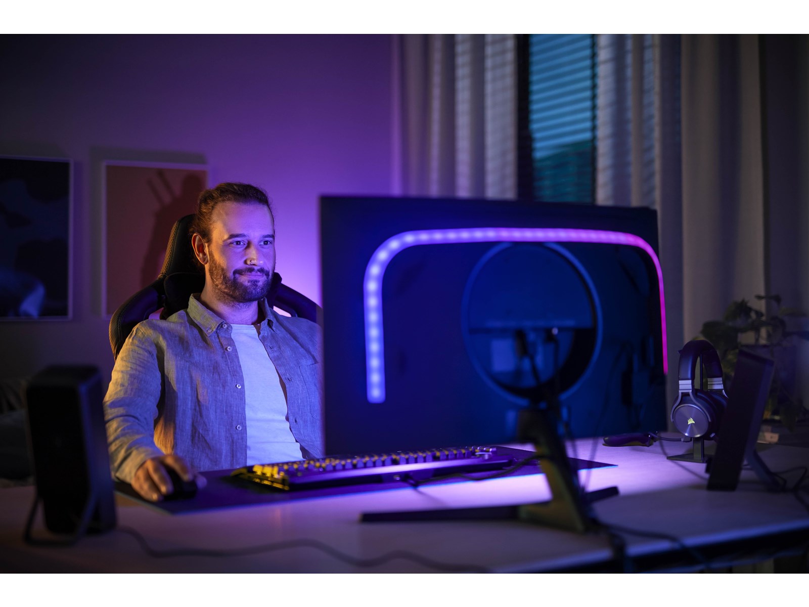 Philips Hue Play Gradient PC Lightstrip 24-27" + Hue Bridge -valosarja